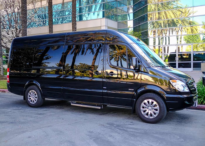 4-SEASONS | Executive Cadillac Escalade Stretch Limousine